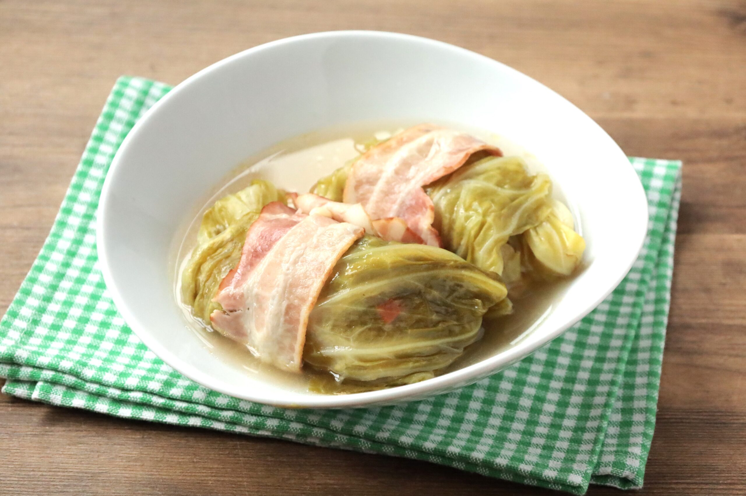 忘れられない母の味。じっくり煮込んだこだわりのロールキャベツのレシピ | つくりおき食堂